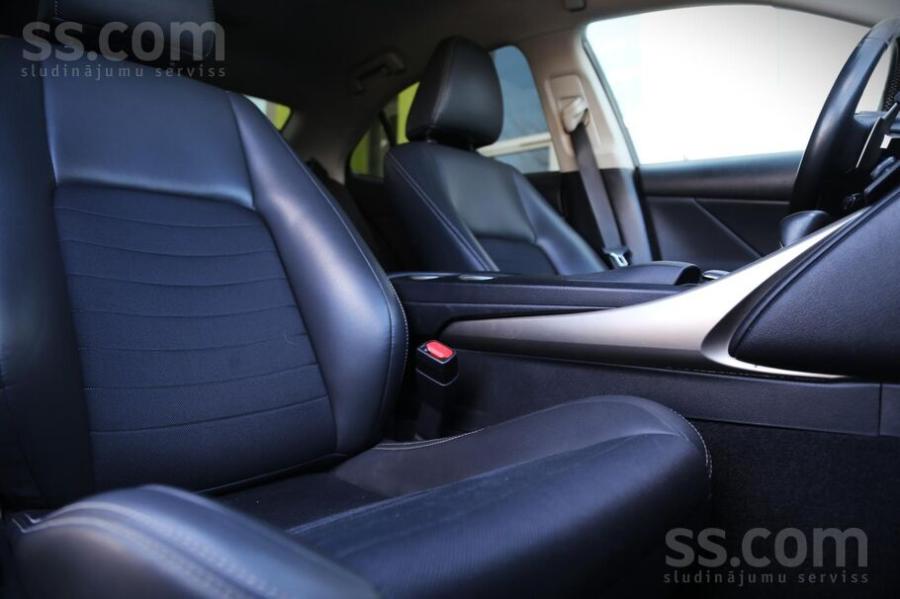 Black Lexus IS 2014 in Riga, with an engine capacity of 2.50 L and mileage of 267 thousand km for 12495 €, photo 14 on AUTOMOTO.COM.LV