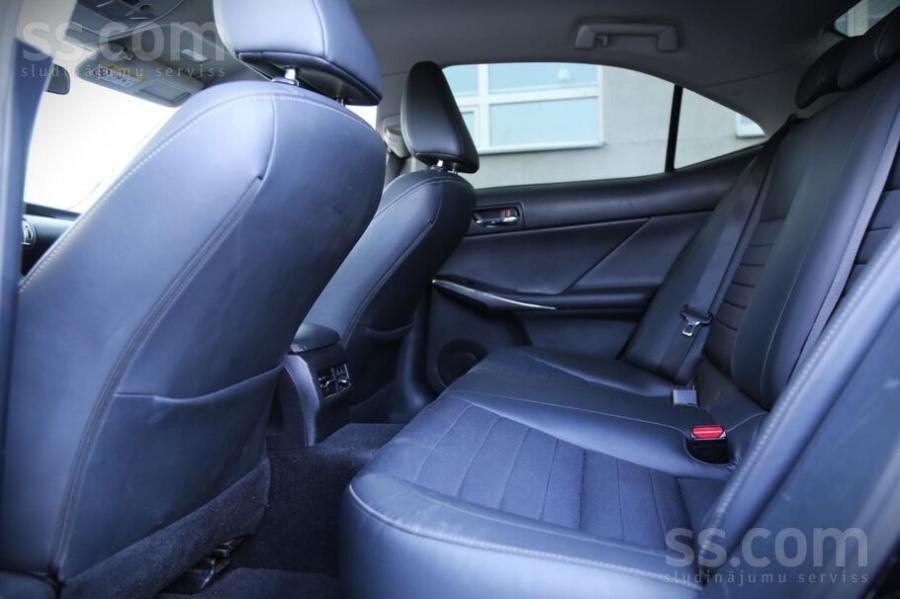 Black Lexus IS 2014 in Riga, with an engine capacity of 2.50 L and mileage of 267 thousand km for 12495 €, photo 15 on AUTOMOTO.COM.LV
