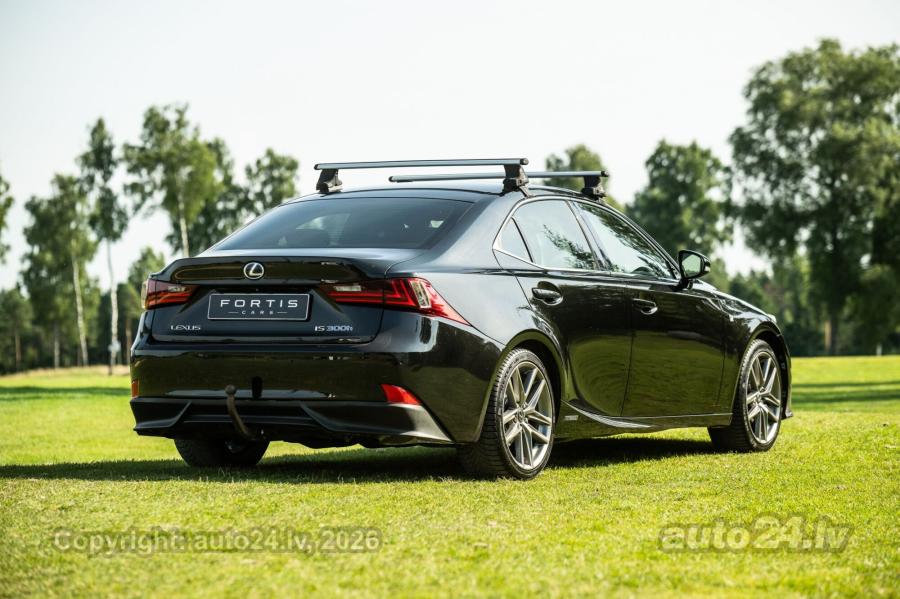 Melns Lexus IS 2014 Tallina, ar dzinēja tilpumu 2.50 L un nobraukumu 140 tūkst. km par 19900 €, foto 5 vietnē AUTOMOTO.COM.LV