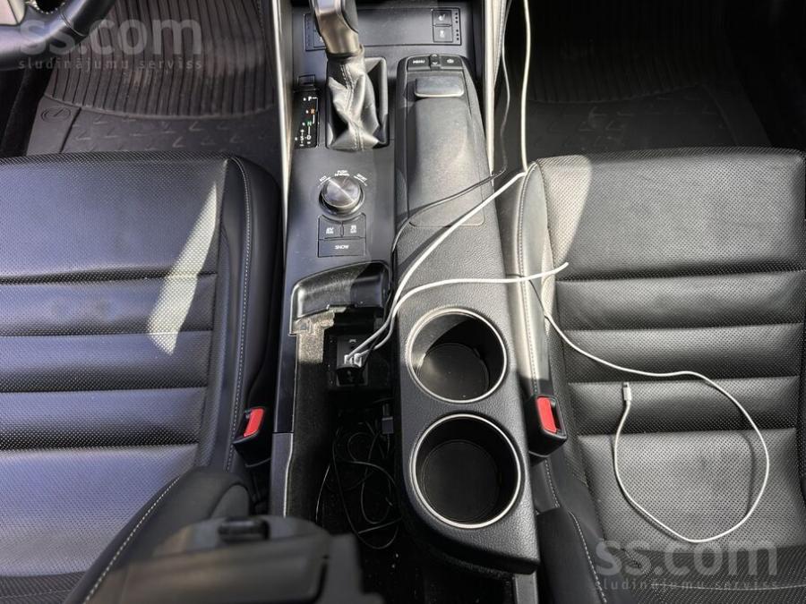 Melns Lexus IS 2014 Rīga, ar dzinēja tilpumu 2.50 L un nobraukumu 230 tūkst. km par 14500 €, foto 22 vietnē AUTOMOTO.COM.LV