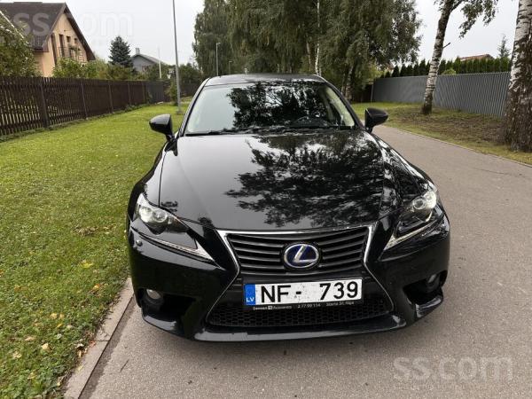 Lexus IS 2014 in Riga on AUTOMOTO.COM.LV Black Lexus IS 2014 in Riga, with an engine capacity of 2.50 L and mileage of 230 thousand km for 14500 €, photo 6 on AUTOMOTO.COM.LV