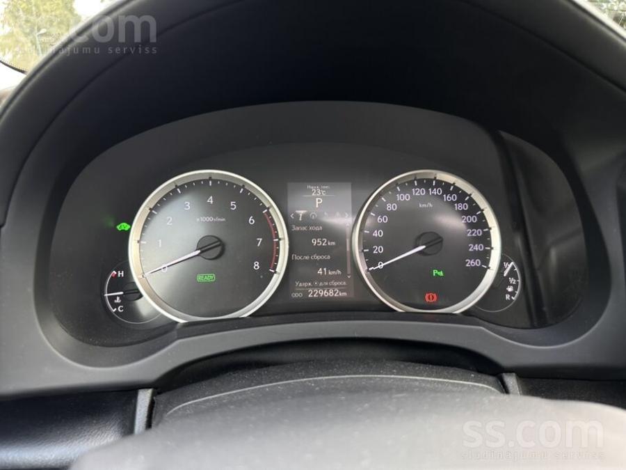 Black Lexus IS 2014 in Riga, with an engine capacity of 2.50 L and mileage of 231 thousand km for 12000 €, photo 6 on AUTOMOTO.COM.LV
