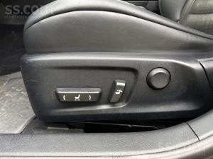 Black Lexus IS 2014 in Riga, with an engine capacity of 2.50 L and mileage of 231 thousand km for 12000 €, photo 13 on AUTOMOTO.COM.LV