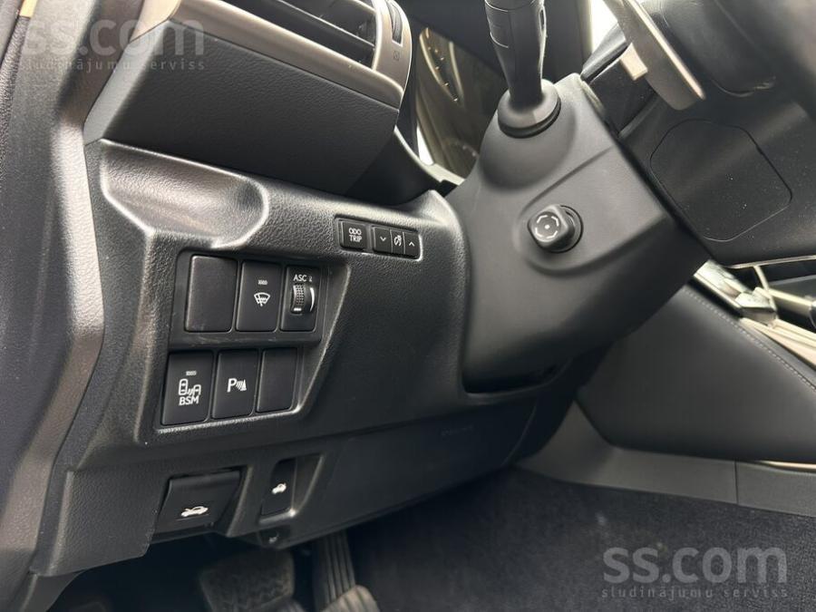 Black Lexus IS 2014 in Riga, with an engine capacity of 2.50 L and mileage of 231 thousand km for 12000 €, photo 14 on AUTOMOTO.COM.LV