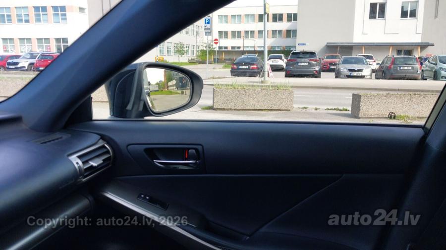 Black Lexus IS 2015 in Tallinn, with an engine capacity of 2.50 L and mileage of 152 thousand km for 16499 €, photo 18 on AUTOMOTO.COM.LV