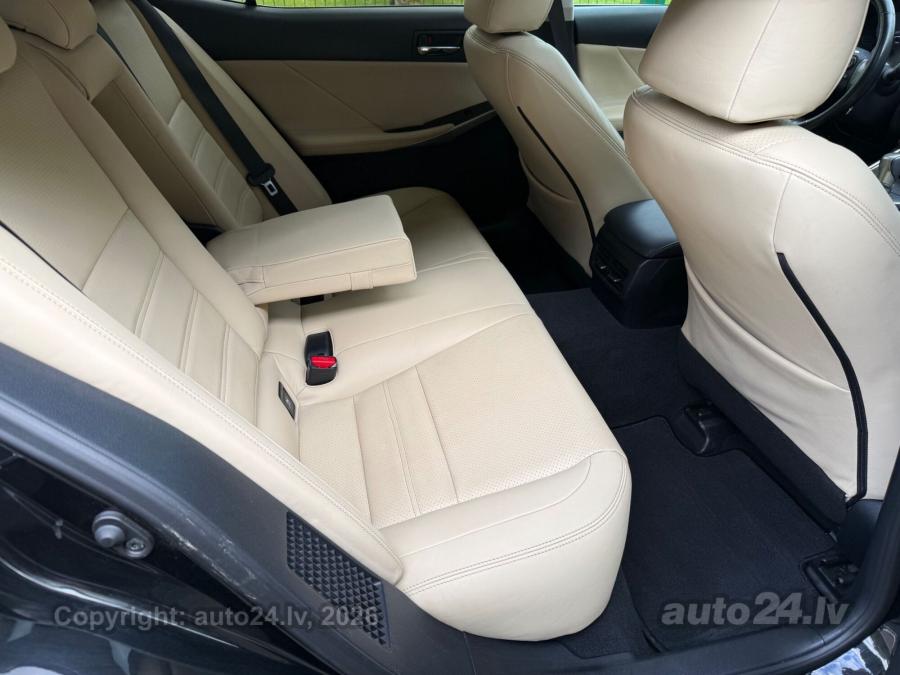 Melns Lexus IS 2015 Tallina, ar dzinēja tilpumu 2.50 L un nobraukumu 109 tūkst. km par 17290 €, foto 12 vietnē AUTOMOTO.COM.LV