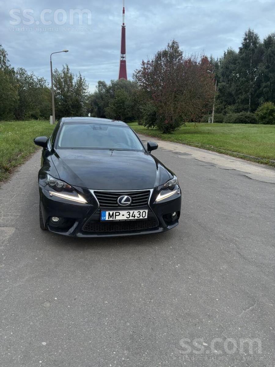 Melns Lexus IS 2015 Rīga, ar dzinēja tilpumu 2.50 L un nobraukumu 326 tūkst. km par 11480 €, foto 3 vietnē AUTOMOTO.COM.LV
