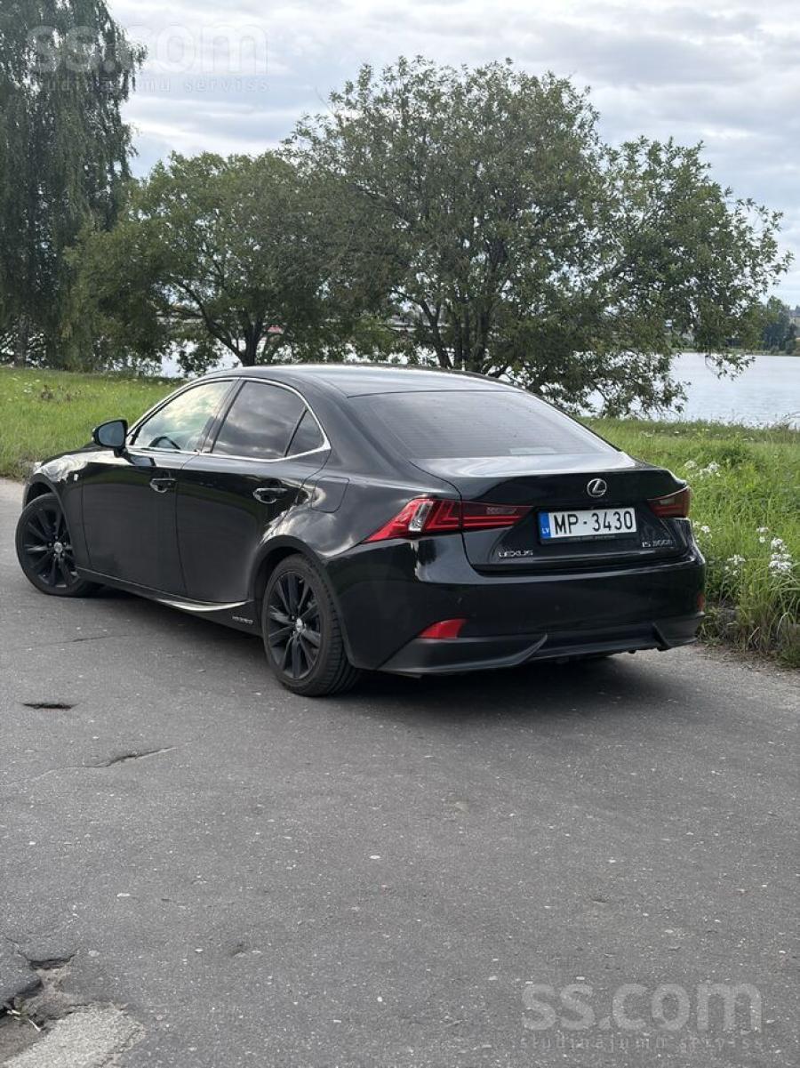 Melns Lexus IS 2015 Rīga, ar dzinēja tilpumu 2.50 L un nobraukumu 326 tūkst. km par 11480 €, foto 5 vietnē AUTOMOTO.COM.LV
