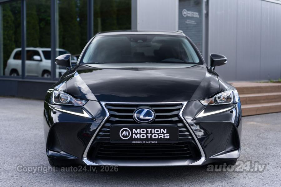 Black Lexus IS 2017 in Tallinn, with an engine capacity of 2.50 L and mileage of 174 thousand km for 17900 €, photo 4 on AUTOMOTO.COM.LV