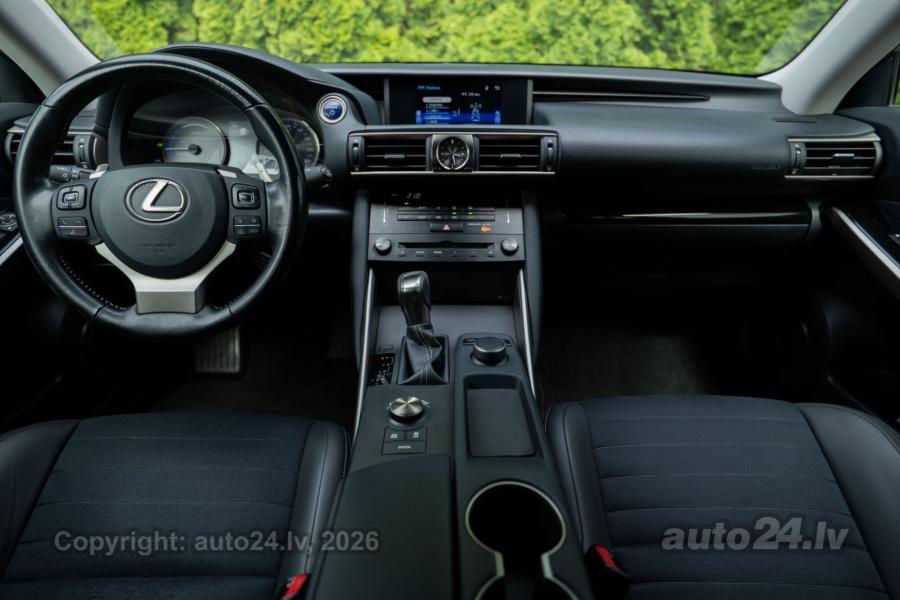 Black Lexus IS 2017 in Tallinn, with an engine capacity of 2.50 L and mileage of 174 thousand km for 17900 €, photo 8 on AUTOMOTO.COM.LV