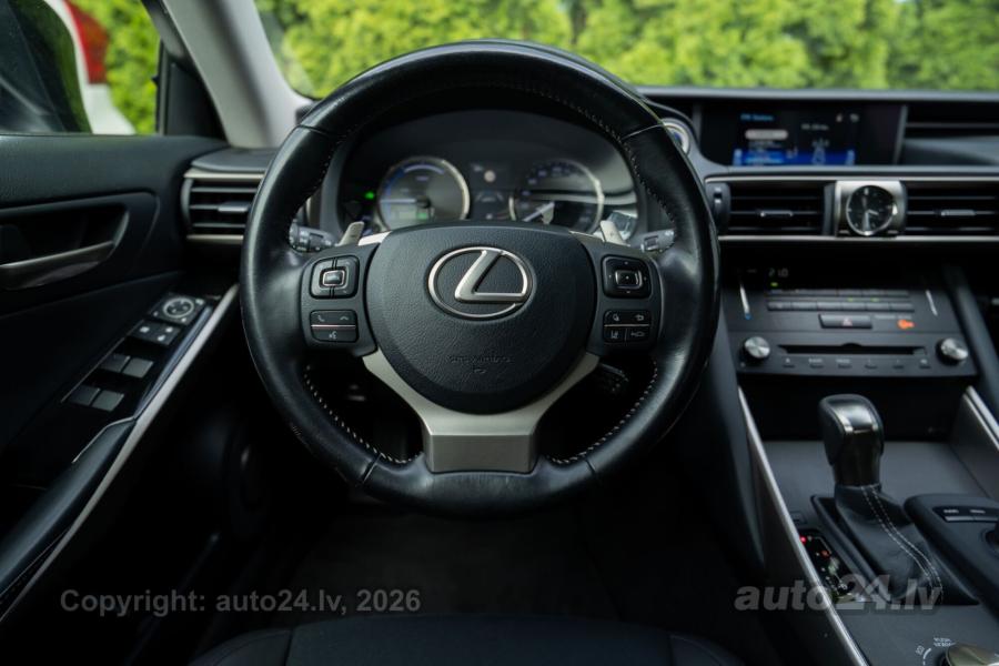 Black Lexus IS 2017 in Tallinn, with an engine capacity of 2.50 L and mileage of 174 thousand km for 17900 €, photo 9 on AUTOMOTO.COM.LV