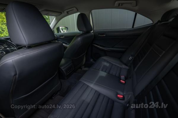 Black Lexus IS 2017 in Tallinn, with an engine capacity of 2.50 L and mileage of 174 thousand km for 17900 €, photo 10 on AUTOMOTO.COM.LV