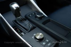 Black Lexus IS 2017 in Tallinn, with an engine capacity of 2.50 L and mileage of 174 thousand km for 17900 €, photo 12 on AUTOMOTO.COM.LV