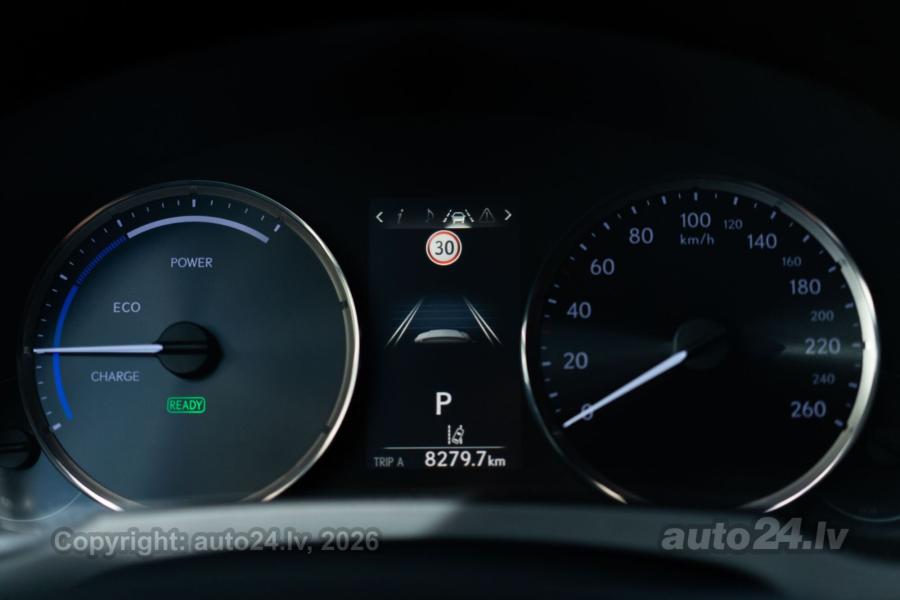 Black Lexus IS 2017 in Tallinn, with an engine capacity of 2.50 L and mileage of 174 thousand km for 17900 €, photo 19 on AUTOMOTO.COM.LV