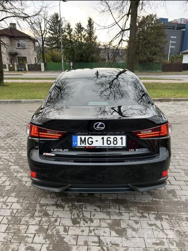Melns Lexus IS 2017 Jelgava, ar dzinēja tilpumu 2.50 L un nobraukumu 130 tūkst. km par 20900 €, foto 3 vietnē AUTOMOTO.COM.LV