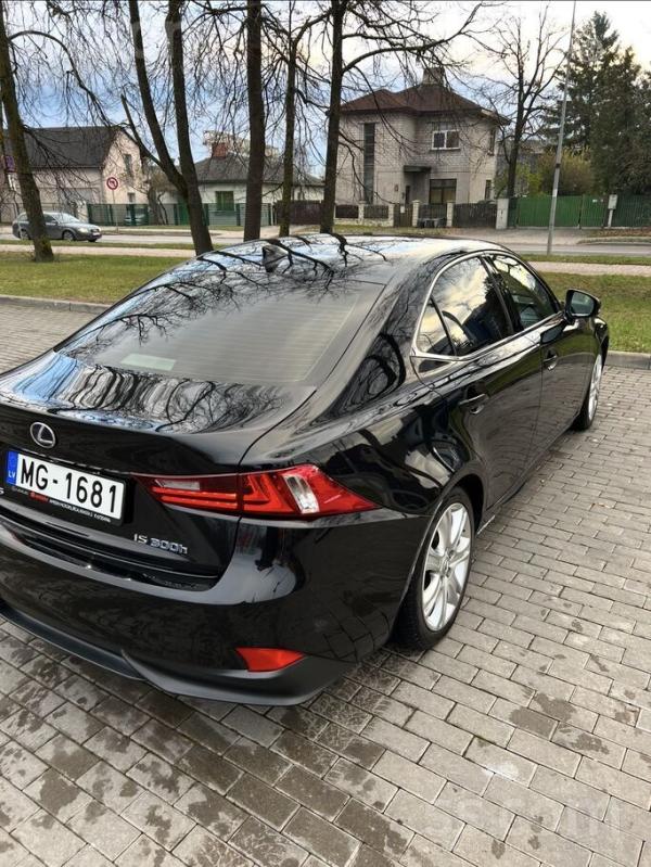 Melns Lexus IS 2017 Jelgava, ar dzinēja tilpumu 2.50 L un nobraukumu 130 tūkst. km par 20900 €, foto 5 vietnē AUTOMOTO.COM.LV