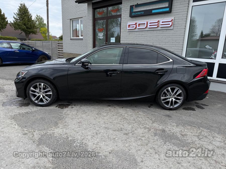 Black Lexus IS 2018 in Rapla, with an engine capacity of 2.00 L and mileage of 120 thousand km for 20990 €, photo 3 on AUTOMOTO.COM.LV