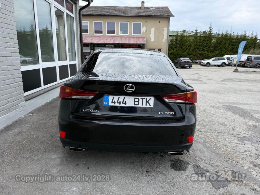 Black Lexus IS 2018 in Rapla, with an engine capacity of 2.00 L and mileage of 120 thousand km for 20990 €, photo 4 on AUTOMOTO.COM.LV
