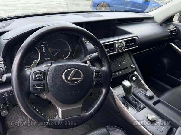 Melns Lexus IS 2018 Rapla, ar dzinēja tilpumu 2.00 L un nobraukumu 120 tūkst. km par 20990 €, foto 5 vietnē AUTOMOTO.COM.LV