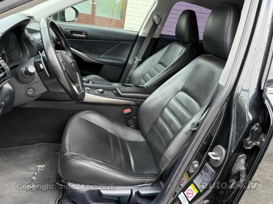 Black Lexus IS 2018 in Rapla, with an engine capacity of 2.00 L and mileage of 120 thousand km for 20990 €, photo 7 on AUTOMOTO.COM.LV