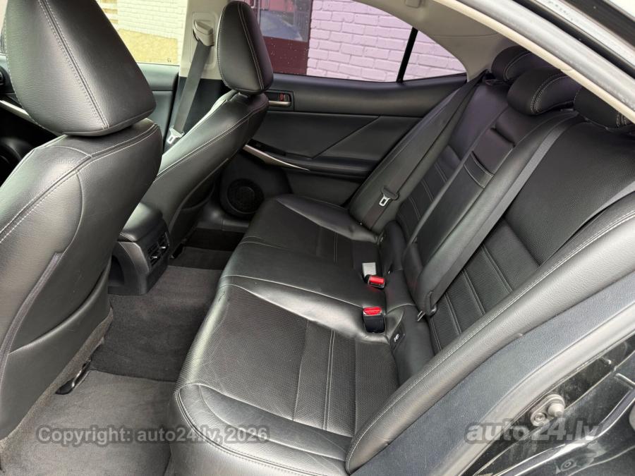 Black Lexus IS 2018 in Rapla, with an engine capacity of 2.00 L and mileage of 120 thousand km for 20990 €, photo 9 on AUTOMOTO.COM.LV