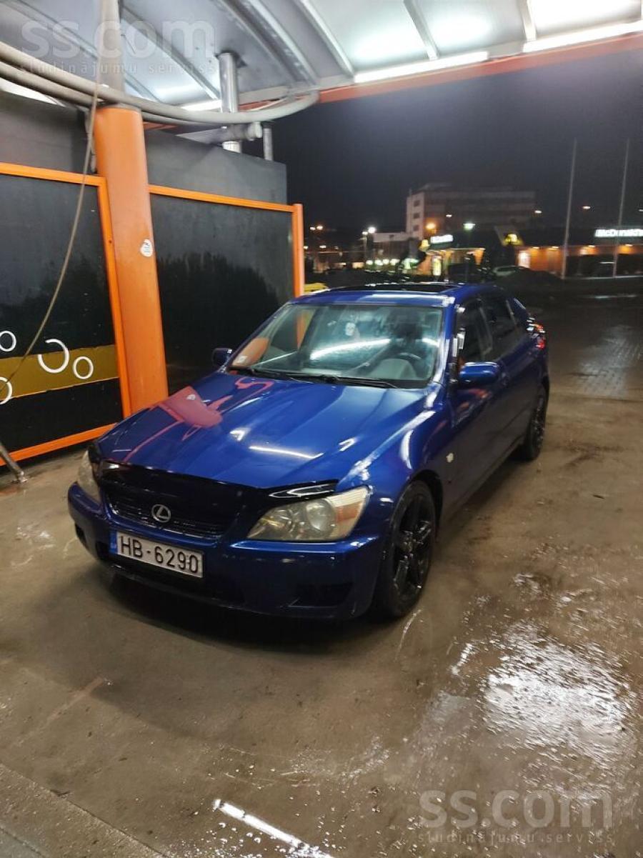 Blue Lexus IS 1999 in Riga, with an engine capacity of 2.00 L and mileage of 359 thousand km for 700 €, photo 1 on AUTOMOTO.COM.LV