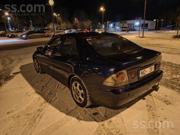Zils Lexus IS 1999 Cēsis, ar dzinēja tilpumu 2.00 L un nobraukumu 299 tūkst. km par 2000 €, foto 1 vietnē AUTOMOTO.COM.LV