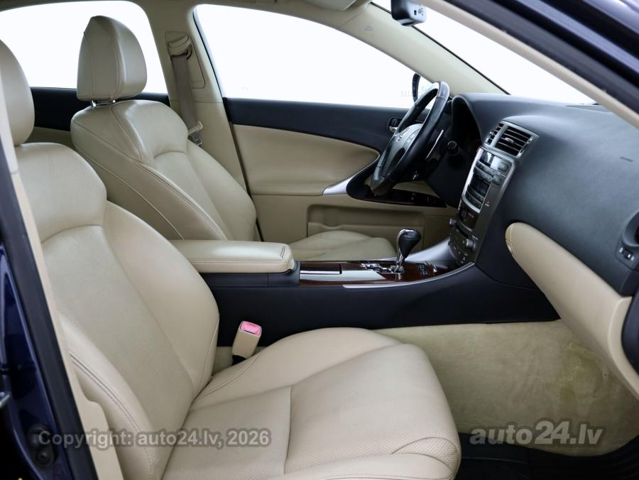 Zils Lexus IS 2006 Tallina, ar dzinēja tilpumu 2.50 L un nobraukumu 162 tūkst. km par 4499 €, foto 7 vietnē AUTOMOTO.COM.LV