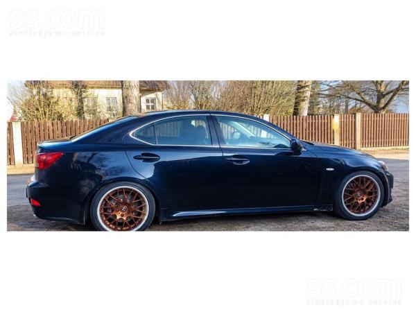 Blue Lexus IS 2006 in Jurmala, with an engine capacity of 2.20 L and mileage of 245 thousand km for 3600 €, photo 3 on AUTOMOTO.COM.LV