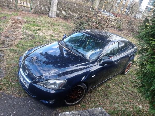 Blue Lexus IS 2006 in Jurmala, with an engine capacity of 2.20 L and mileage of 245 thousand km for 3600 €, photo 5 on AUTOMOTO.COM.LV