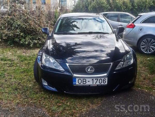Blue Lexus IS 2006 in Jurmala, with an engine capacity of 2.20 L and mileage of 245 thousand km for 3600 €, photo 8 on AUTOMOTO.COM.LV