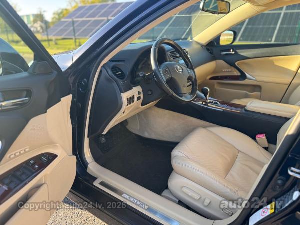 Zils Lexus IS 2007 Tallina, ar dzinēja tilpumu 2.50 L un nobraukumu 238 tūkst. km par 4900 €, foto 9 vietnē AUTOMOTO.COM.LV
