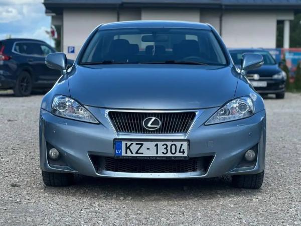 Blue Lexus IS 2007 in Jelgava, with an engine capacity of 2.20 L and mileage of 225 thousand km for 2300 €, photo 2 on AUTOMOTO.COM.LV
