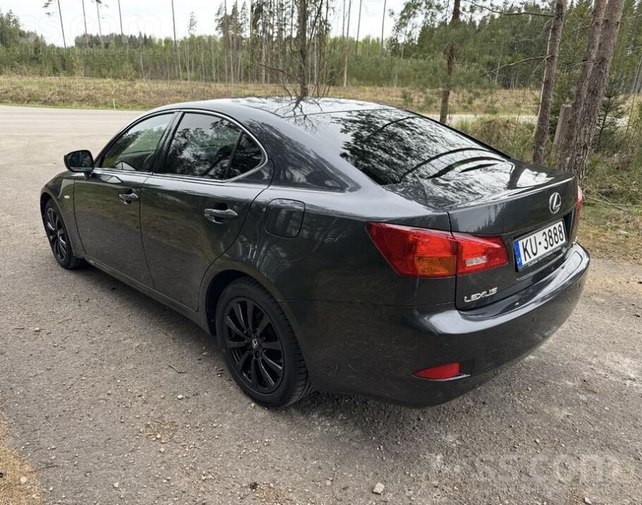 Blue Lexus IS 2007 in Riga, with an engine capacity of 2.20 L and mileage of 200 thousand km for 4500 €, photo 5 on AUTOMOTO.COM.LV