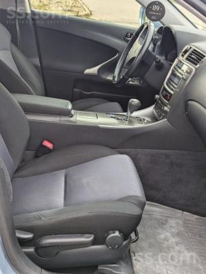 Blue Lexus IS 2007 in Daugavpils, with an engine capacity of 2.50 L and mileage of 169 thousand km for 3900 €, photo 8 on AUTOMOTO.COM.LV