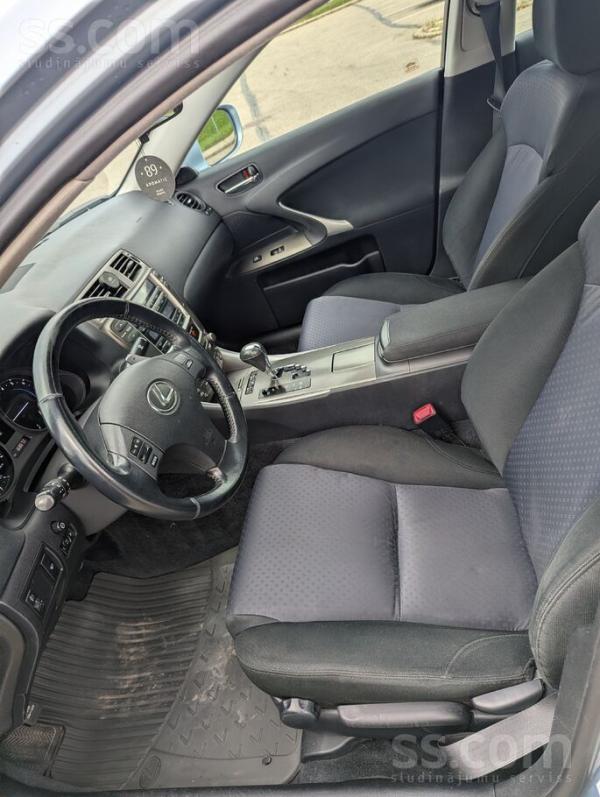 Zils Lexus IS 2007 Daugavpils, ar dzinēja tilpumu 2.50 L un nobraukumu 169 tūkst. km par 3900 €, foto 7 vietnē AUTOMOTO.COM.LV