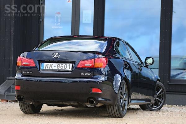 Blue Lexus IS 2008 in Tukums, with an engine capacity of 2.50 L and mileage of 257 thousand km for 3900 €, photo 3 on AUTOMOTO.COM.LV