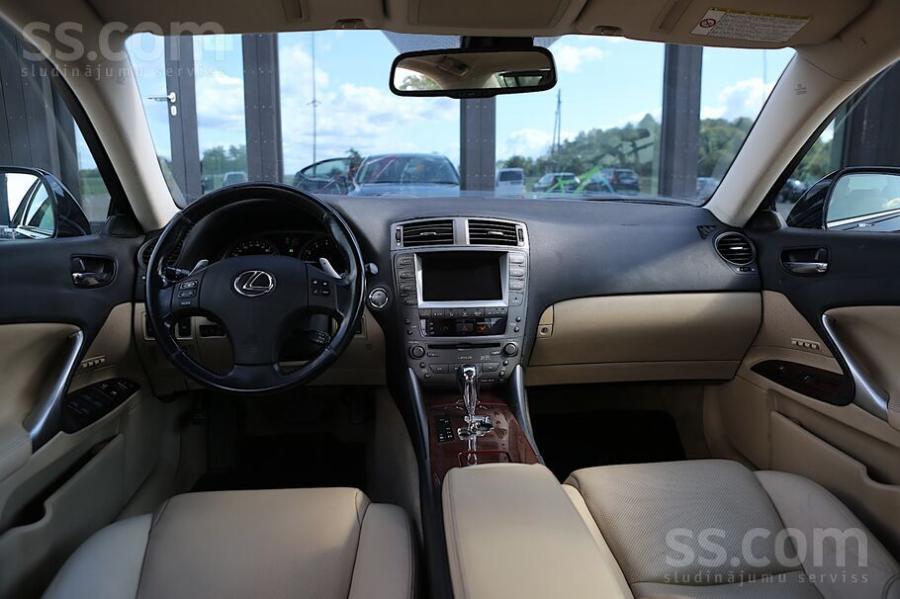 Blue Lexus IS 2008 in Tukums, with an engine capacity of 2.50 L and mileage of 257 thousand km for 3900 €, photo 8 on AUTOMOTO.COM.LV