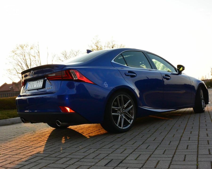 Blue Lexus IS 2016 in Klaipeda, with an engine capacity of 0.00 L and mileage of 217 thousand km for 16000 €, photo 6 on AUTOMOTO.COM.LV