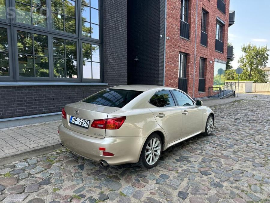 Brown Lexus IS 2006 in Riga, with an engine capacity of 2.50 L and mileage of 205 thousand km for 2700 €, photo 4 on AUTOMOTO.COM.LV