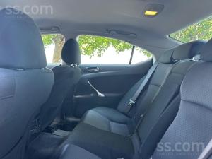 Brown Lexus IS 2006 in Riga, with an engine capacity of 2.50 L and mileage of 205 thousand km for 2700 €, photo 8 on AUTOMOTO.COM.LV