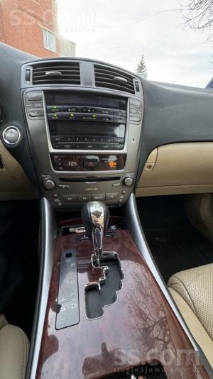 Brūns Lexus IS 2007 Rīga, ar dzinēja tilpumu 2.50 L un nobraukumu 245 tūkst. km par 3500 €, foto 4 vietnē AUTOMOTO.COM.LV