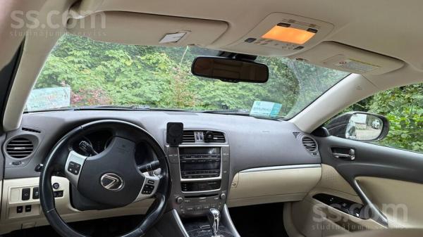 Brown Lexus IS 2011 in Riga, with an engine capacity of 2.50 L and mileage of 243 thousand km for 6700 €, photo 6 on AUTOMOTO.COM.LV