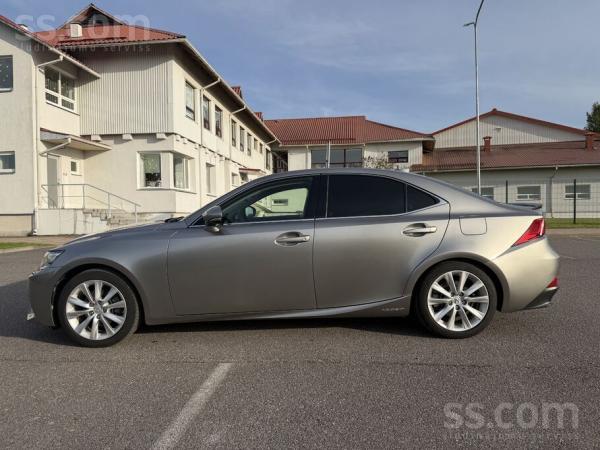 Brown Lexus IS 2015 in Ogre, with an engine capacity of 2.50 L and mileage of 207 thousand km for 13800 €, photo 6 on AUTOMOTO.COM.LV