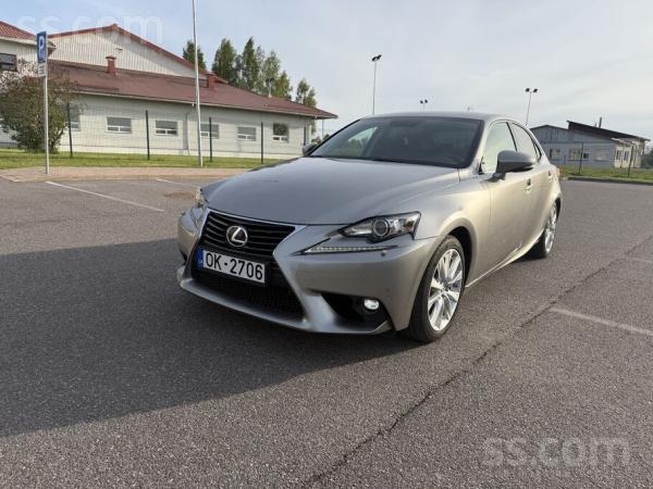 Brown Lexus IS 2015 in Ogre, with an engine capacity of 2.50 L and mileage of 207 thousand km for 13800 €, photo 8 on AUTOMOTO.COM.LV