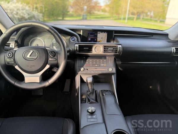 Brown Lexus IS 2015 in Ogre, with an engine capacity of 2.50 L and mileage of 207 thousand km for 13800 €, photo 9 on AUTOMOTO.COM.LV