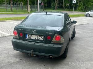 Green Lexus IS 2000 in Cesis, with an engine capacity of 2.00 L and mileage of 316 thousand km for 1950 €, photo 3 on AUTOMOTO.COM.LV