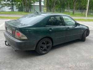 Green Lexus IS 2000 in Cesis, with an engine capacity of 2.00 L and mileage of 316 thousand km for 1950 €, photo 5 on AUTOMOTO.COM.LV