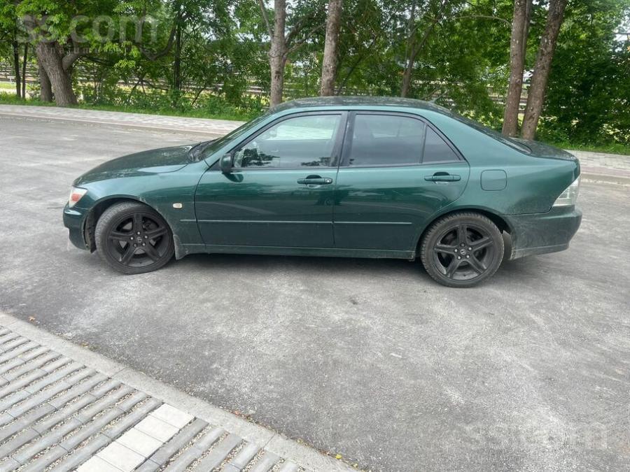 Green Lexus IS 2000 in Cesis, with an engine capacity of 2.00 L and mileage of 0 thousand km for 1400 €, photo 3 on AUTOMOTO.COM.LV