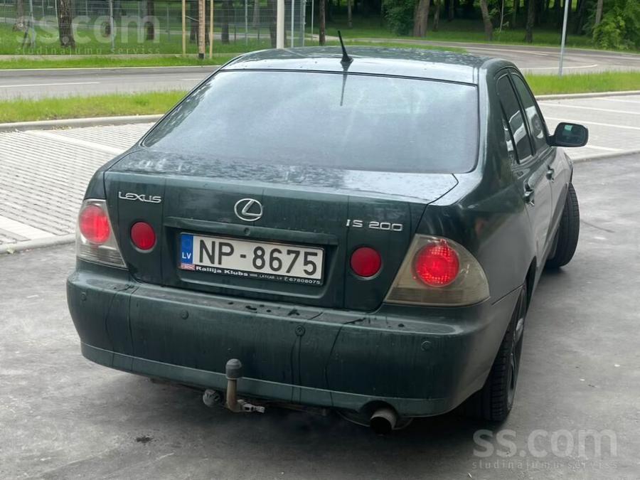 Green Lexus IS 2000 in Cesis, with an engine capacity of 2.00 L and mileage of 0 thousand km for 1400 €, photo 4 on AUTOMOTO.COM.LV